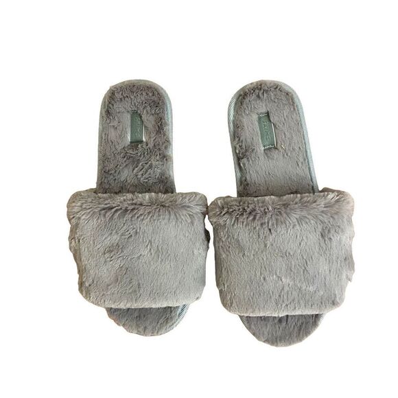 SKIMS | Shoes | New Skimstheslidefauxfurslipperinsmokesize37 | Poshmark